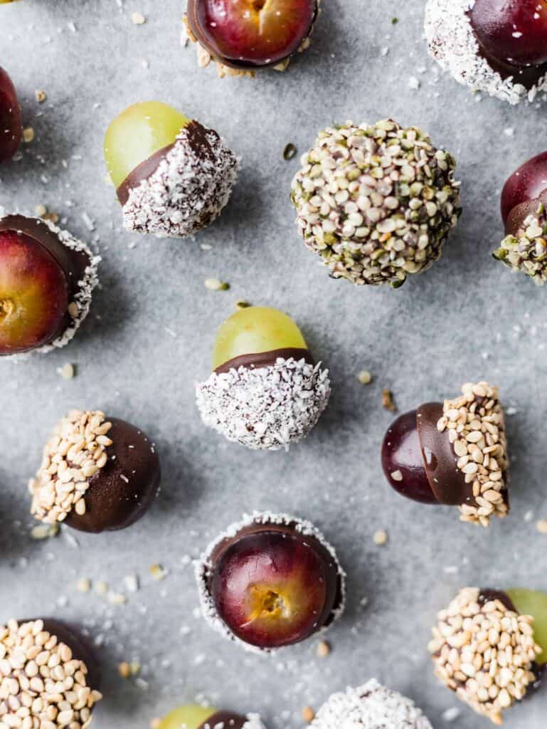 10-Minute Chocolate Covered Grapes Fruit | The Fruity Jem