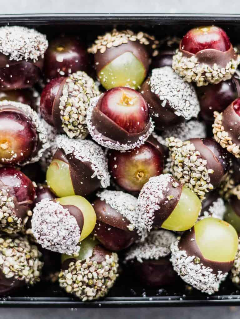 10-Minute Chocolate Covered Grapes Fruit | The Fruity Jem