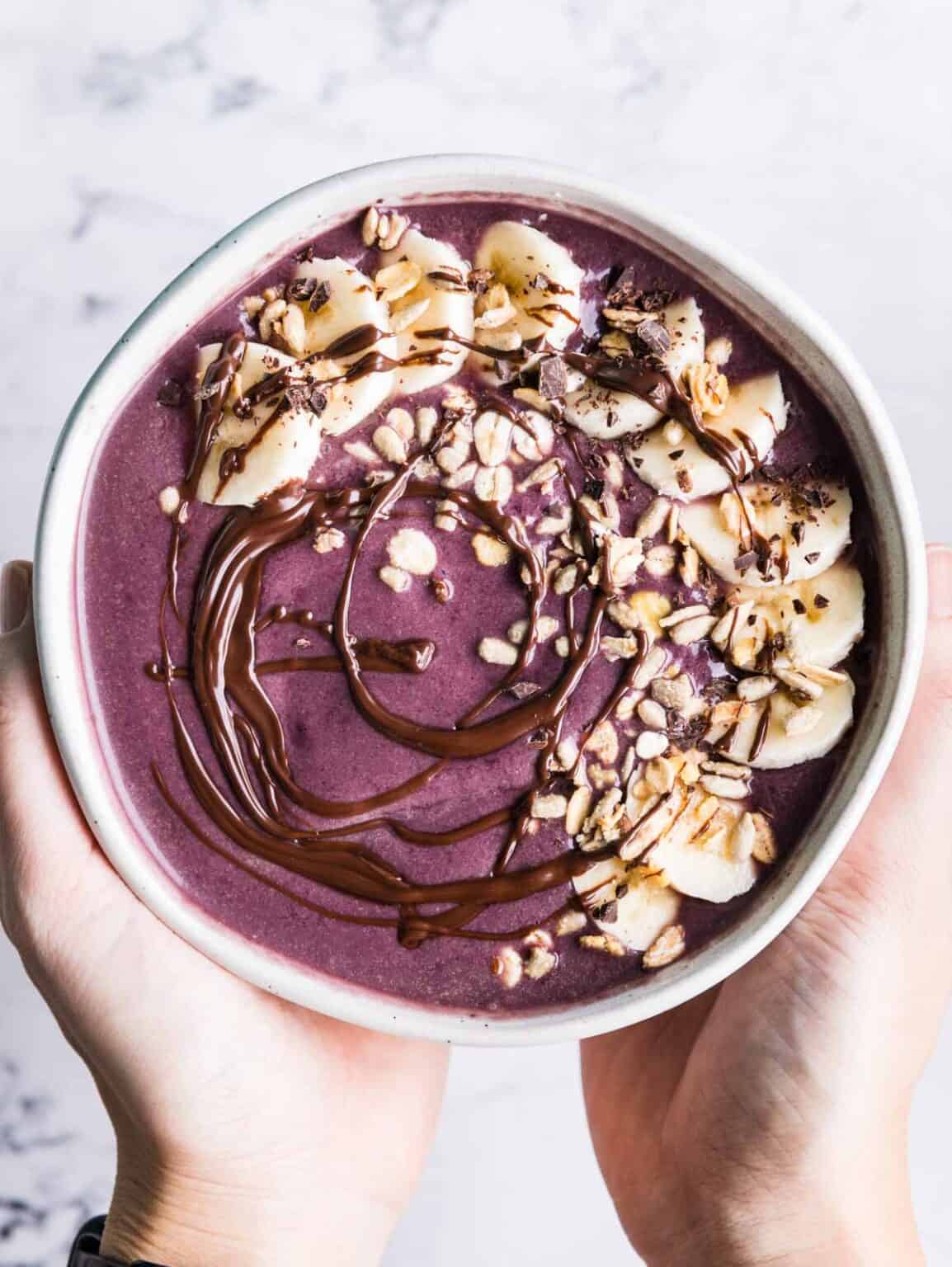 5-Minute Nutella Acai Smoothie Bowl | The Fruity Jem