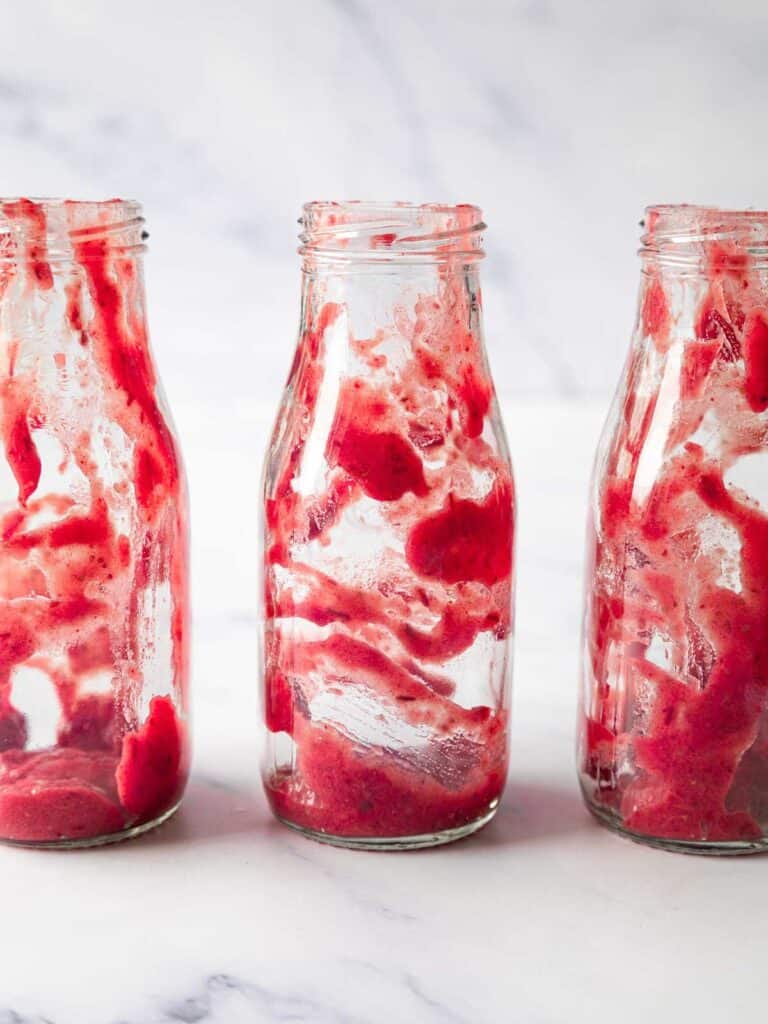 5-Minute Korean Strawberry Oat Milk (Dairy-free & Vegan) | The Fruity Jem