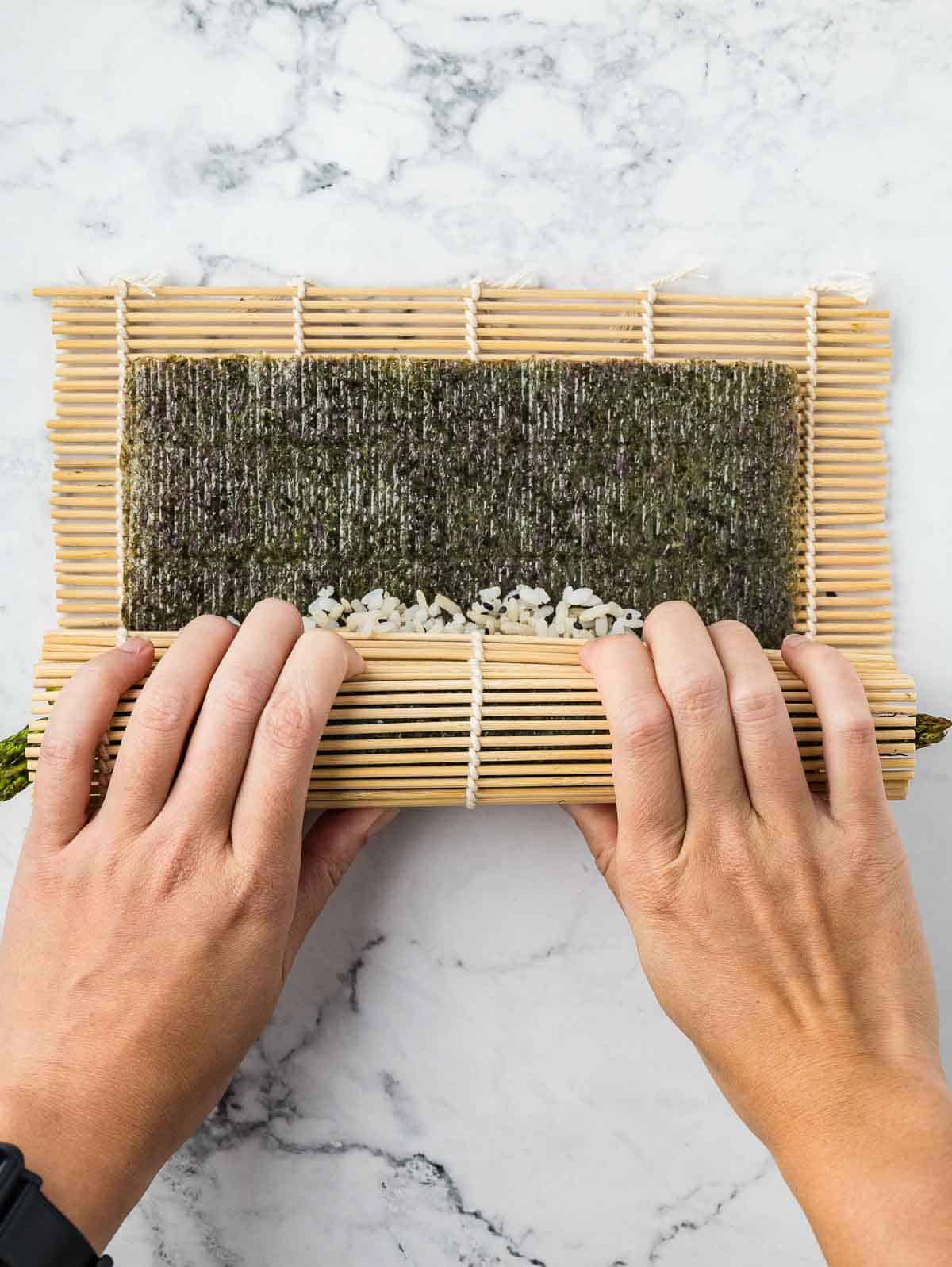 Asparagus Sushi Roll (AAC Sushi Roll + Step-by-step PHOTOS!) | The ...