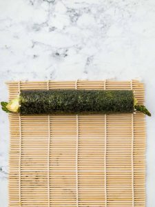 Asparagus Sushi Roll (AAC Sushi Roll + Step-by-step PHOTOS!) | The ...