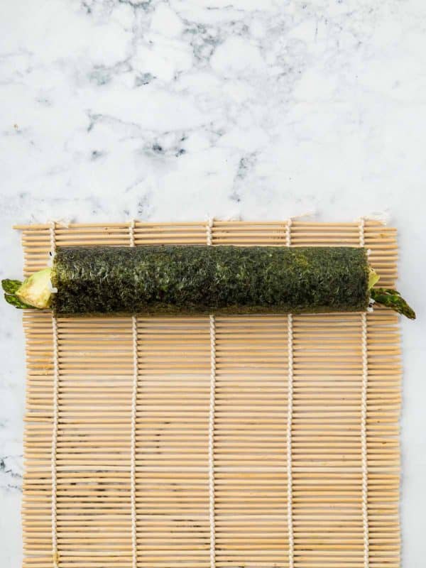Asparagus Sushi Roll (AAC Sushi Roll + Step-by-step PHOTOS!) | The ...