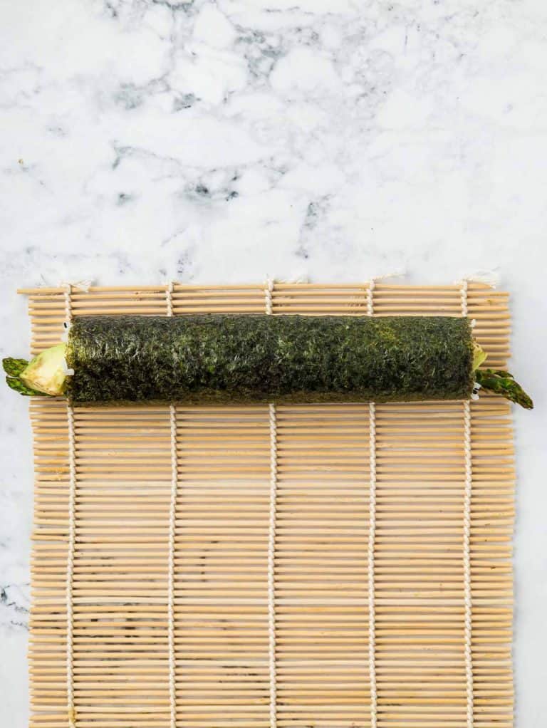 Asparagus Sushi Roll (AAC Sushi Roll + Step-by-step PHOTOS!) | The ...