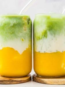 5-Minute Iced Mango Matcha Latte (+ Step-by-step PHOTOS) | The Fruity Jem