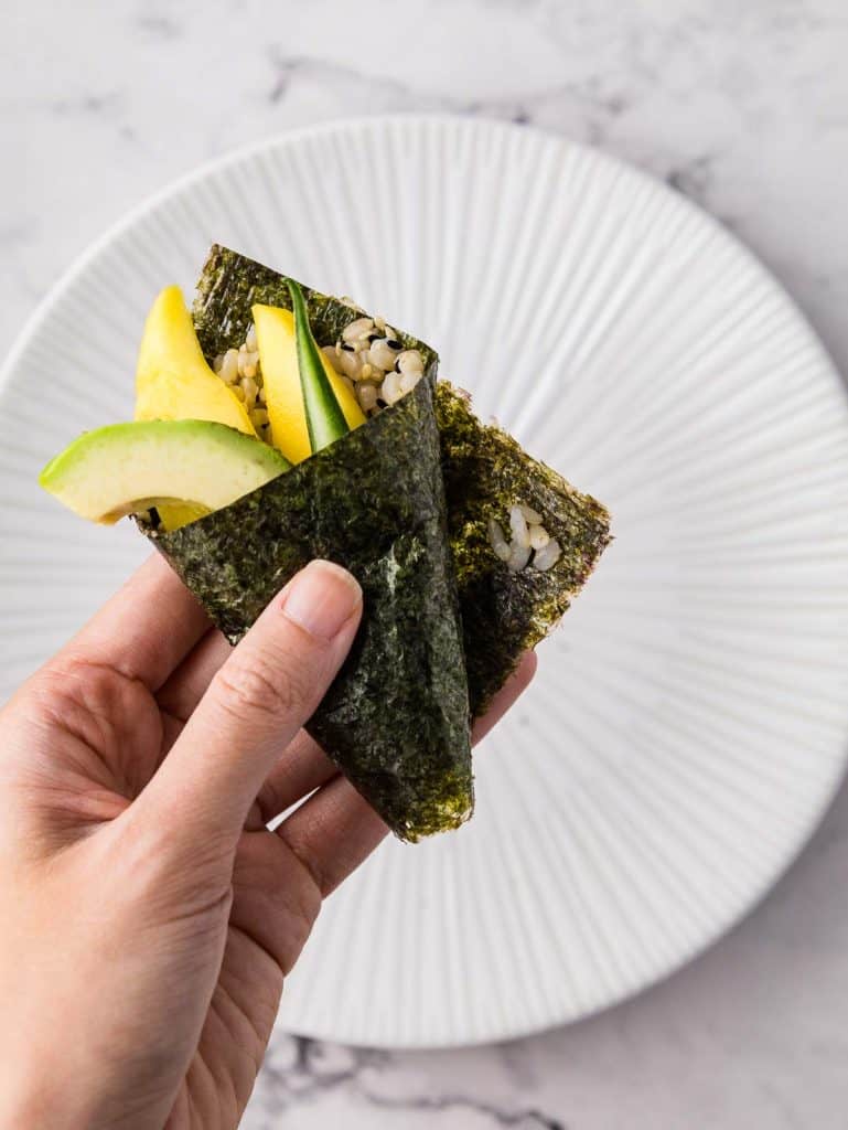 Cut Sushi Roll vs Hand Roll (Maki vs Temaki) | The Fruity Jem