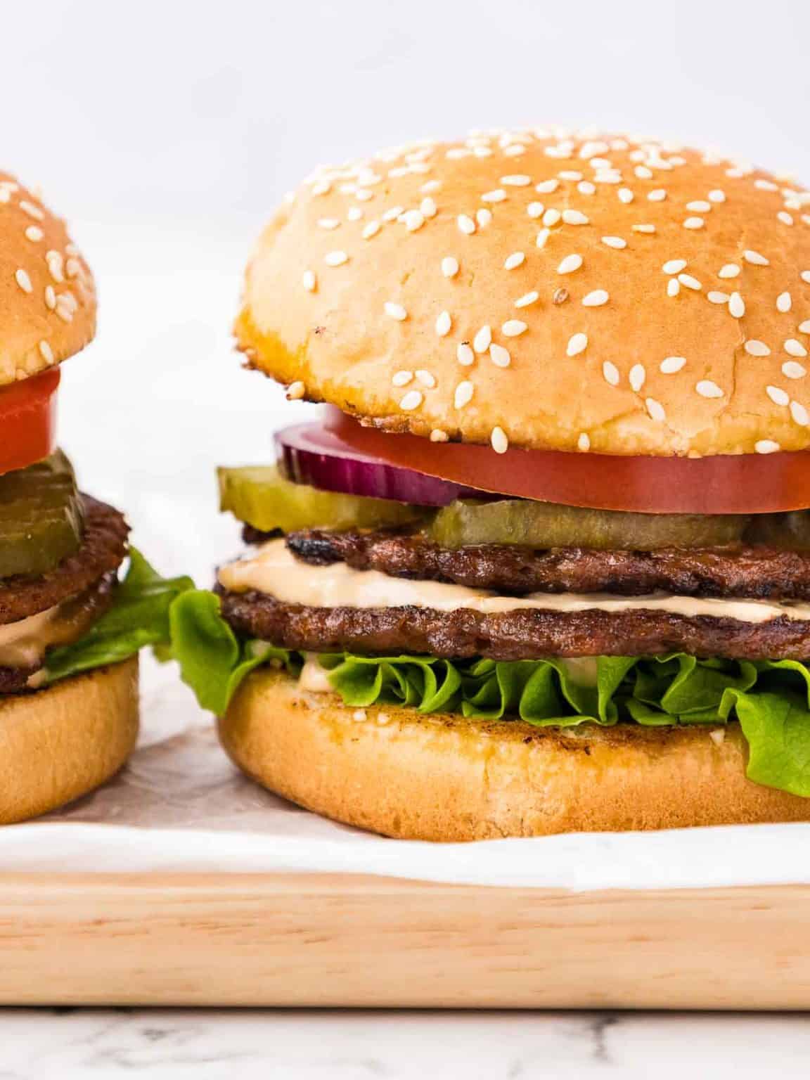 EASY Vegan Smash Burger (Veggie Burger) | The Fruity Jem
