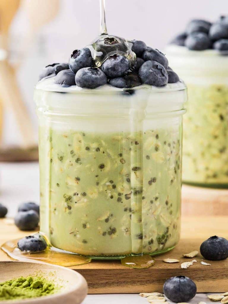 5-Minute Matcha Overnight Oats (Green Tea Oatmeal) | The Fruity Jem